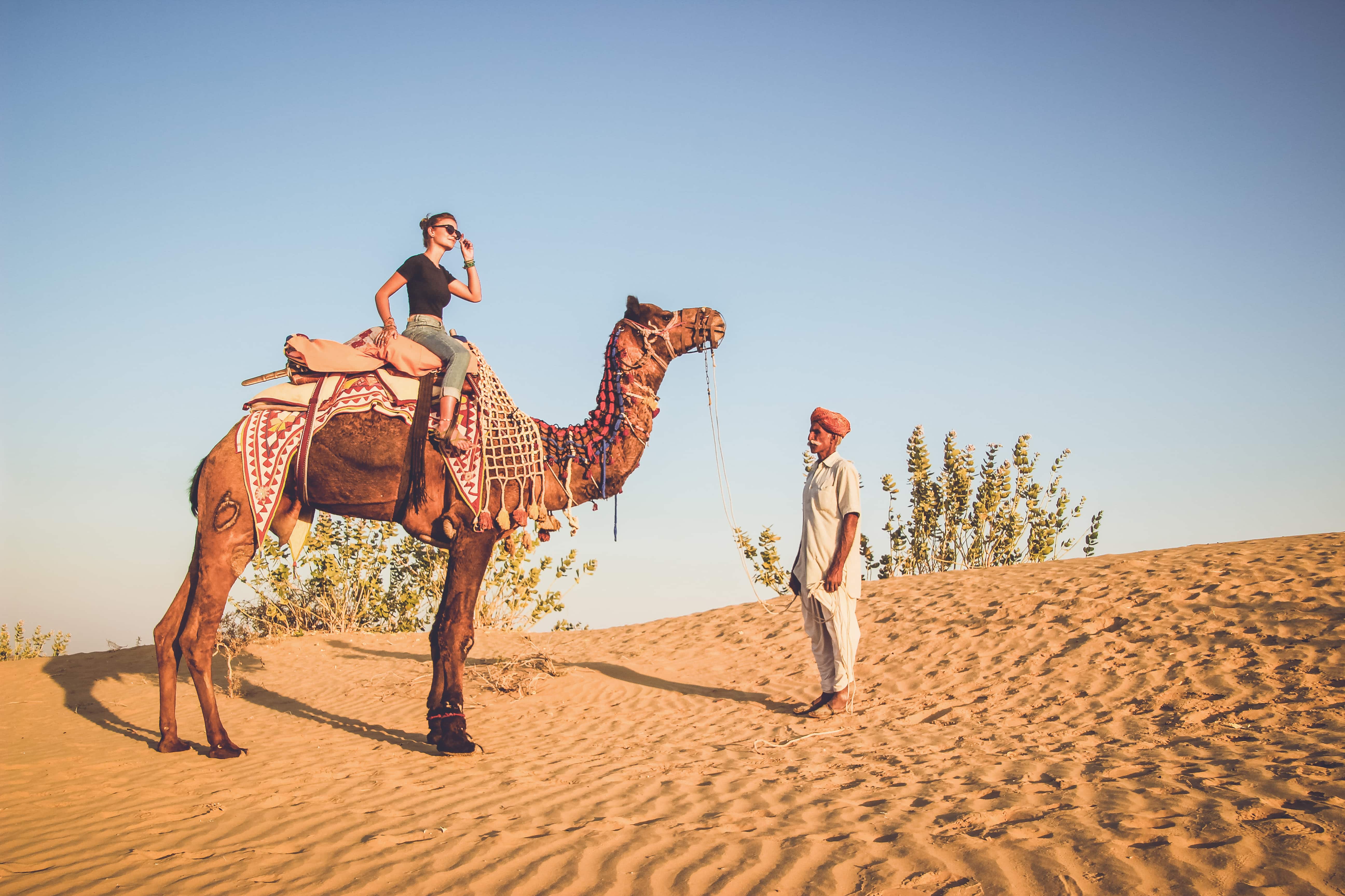 Luxe kamperen in de woestijn van Rajasthan in India - REISJUNK